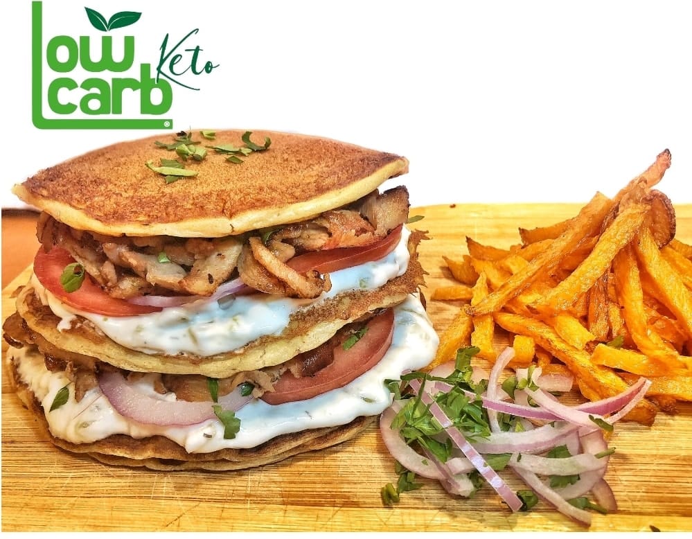 Low Carb-Keto Pannkakor med kycklingkebab och stekt pumpa chips ...